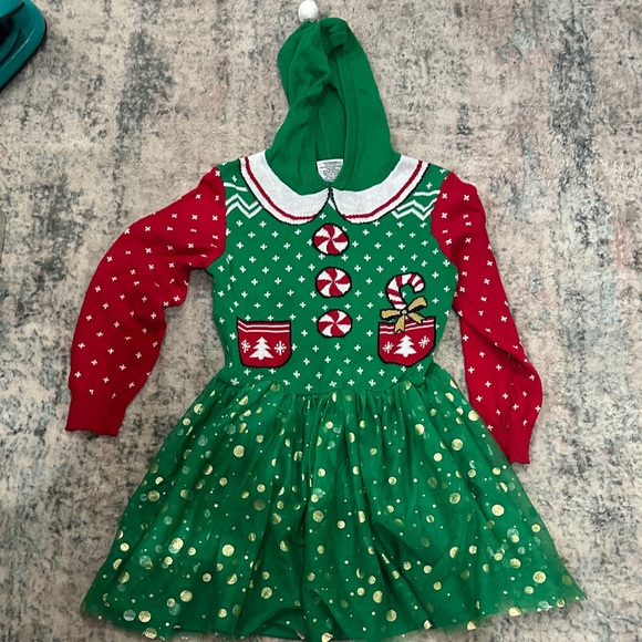 Well Worn | Costumes | Well Worn Festive Green And Red Elf Costume ...